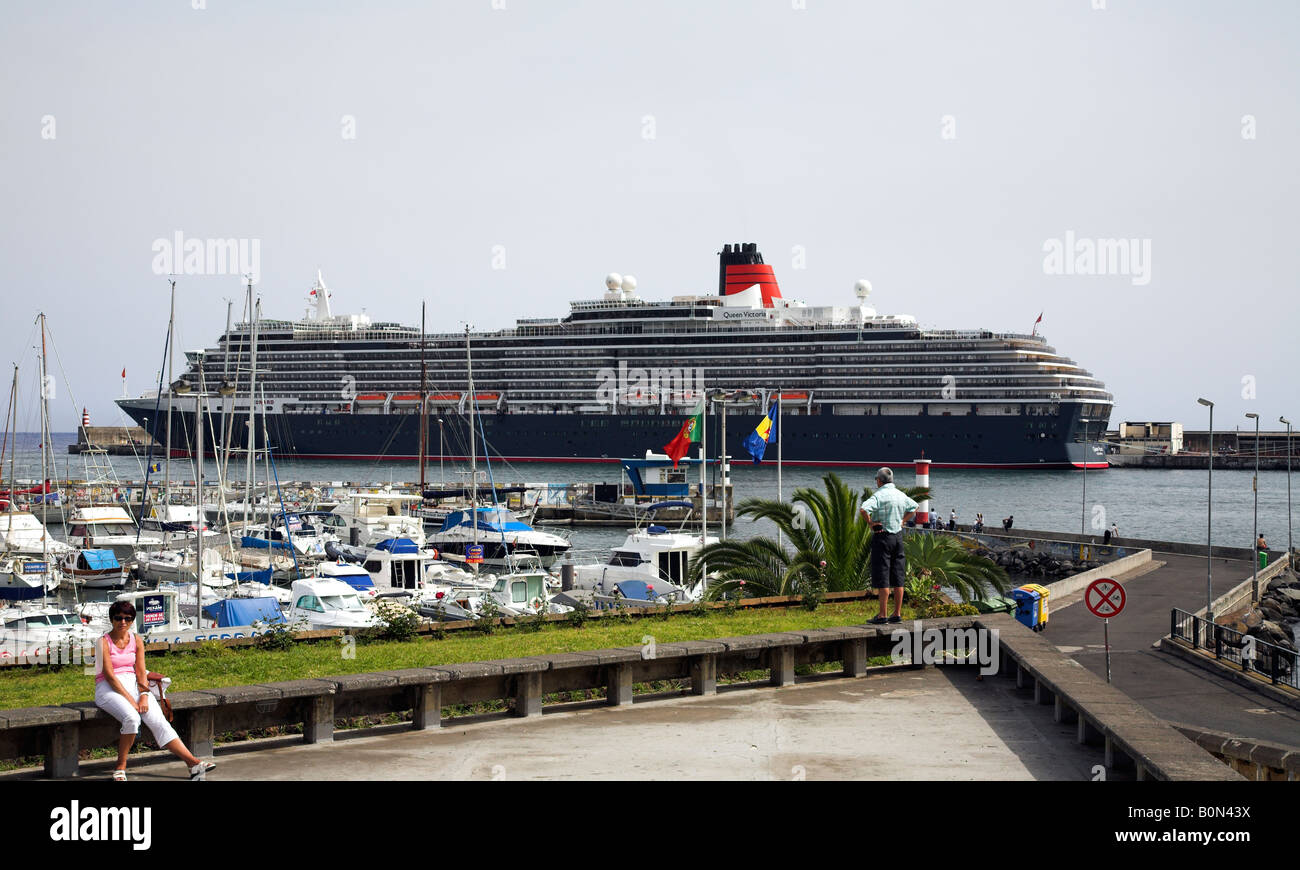 Queen victoria ocean liner hi-res stock photography and images - Alamy
