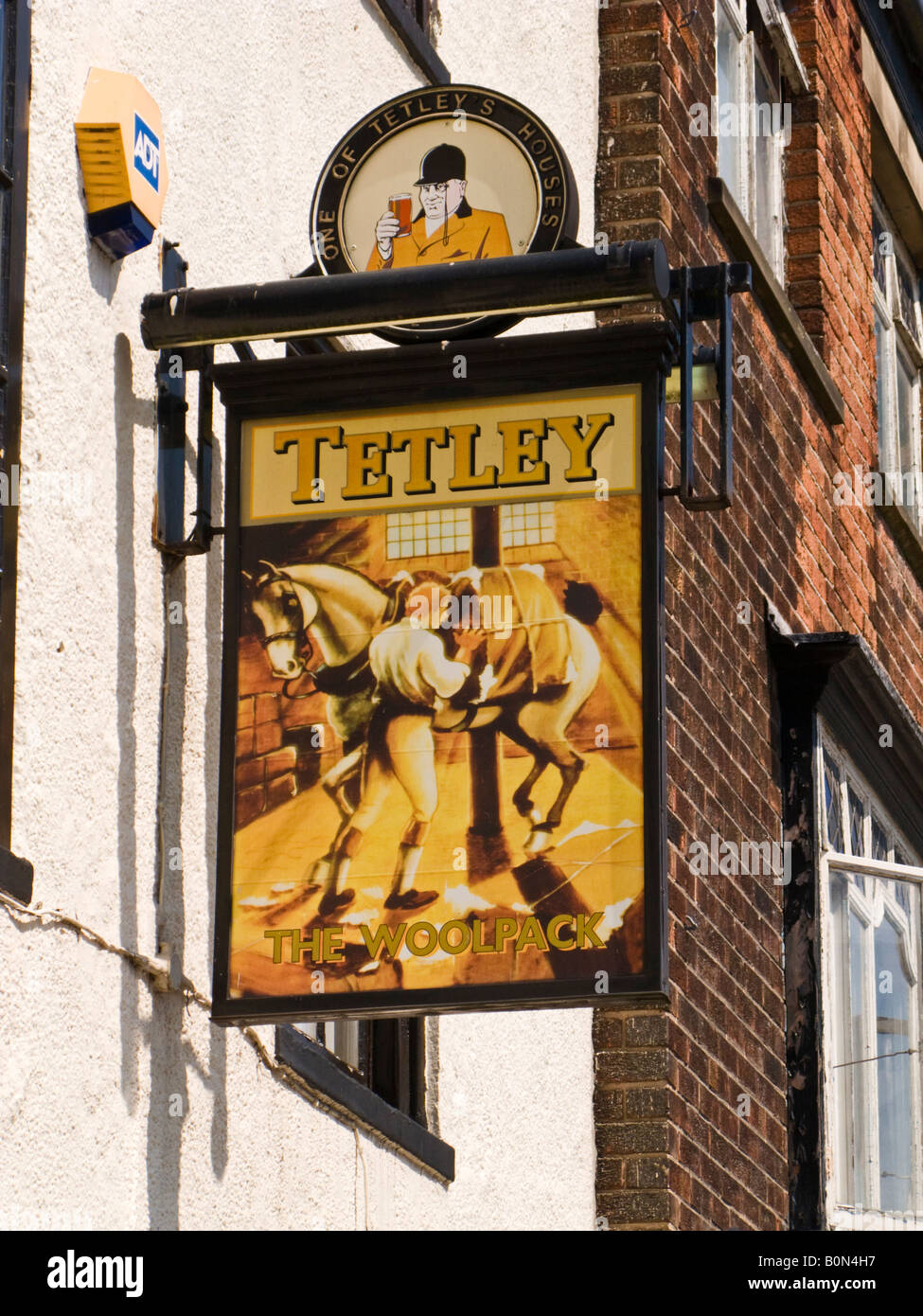 Old pub signs hi-res stock photography and images - Alamy