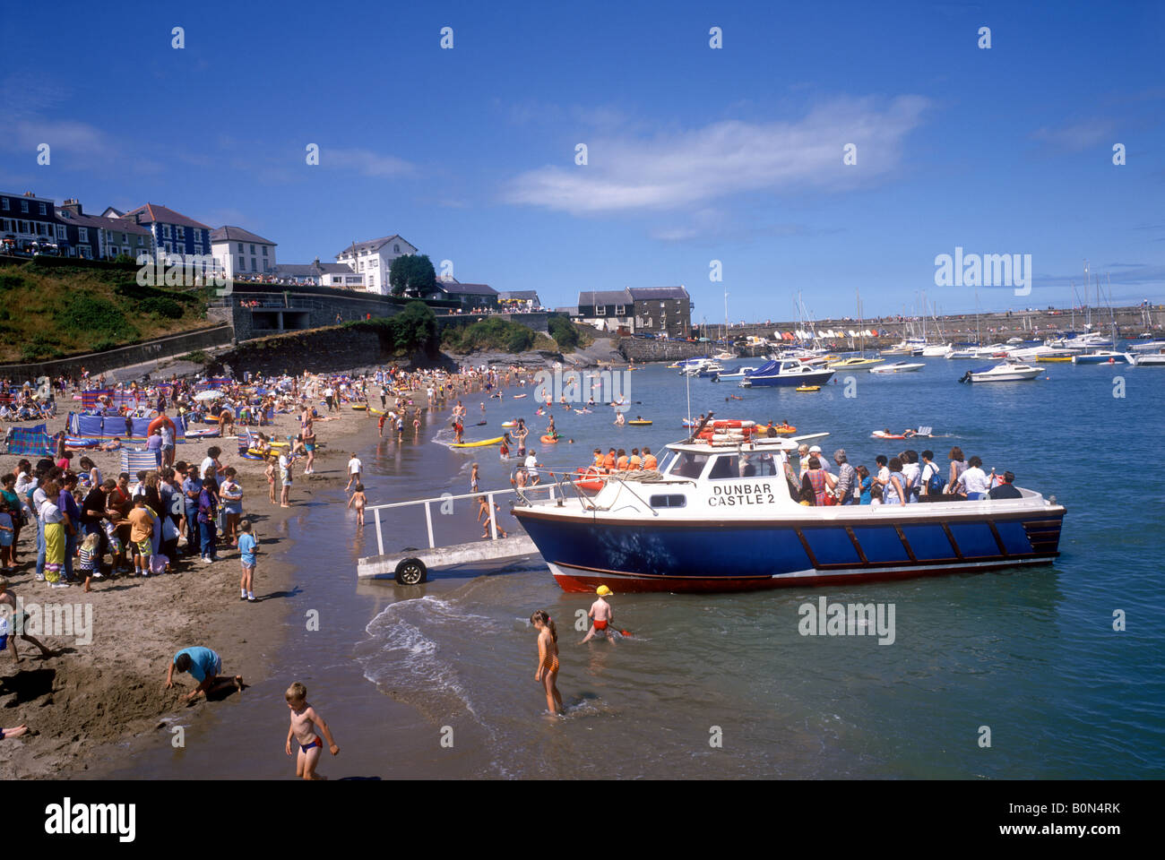 Boat trips new quay wales hi-res stock photography and images - Alamy
