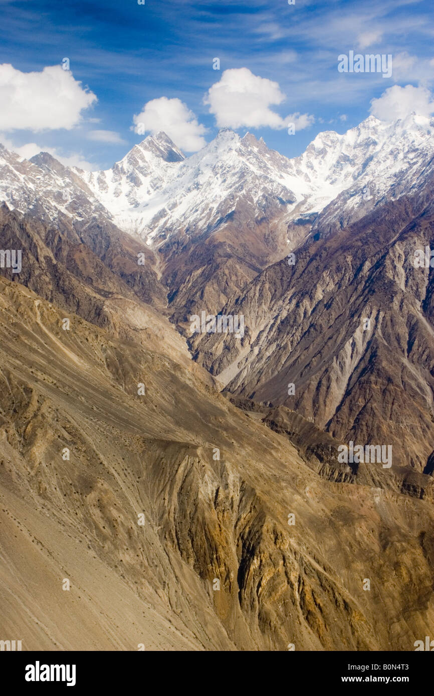 Snowy unspoilt mountain peaks hi-res stock photography and images - Alamy
