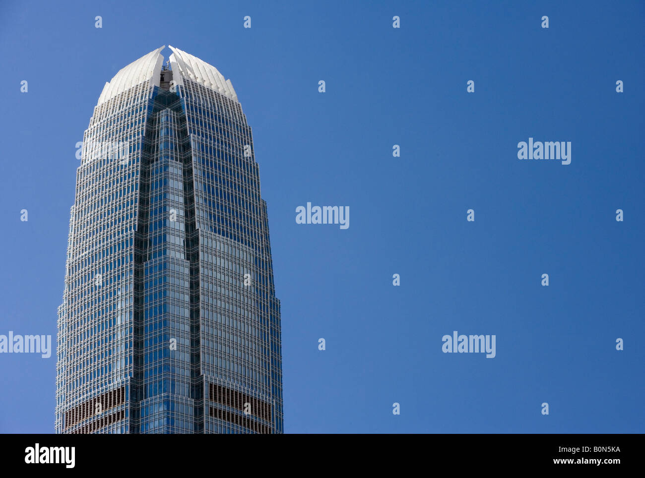 Ifc finance windows glass sky hi-res stock photography and images - Alamy