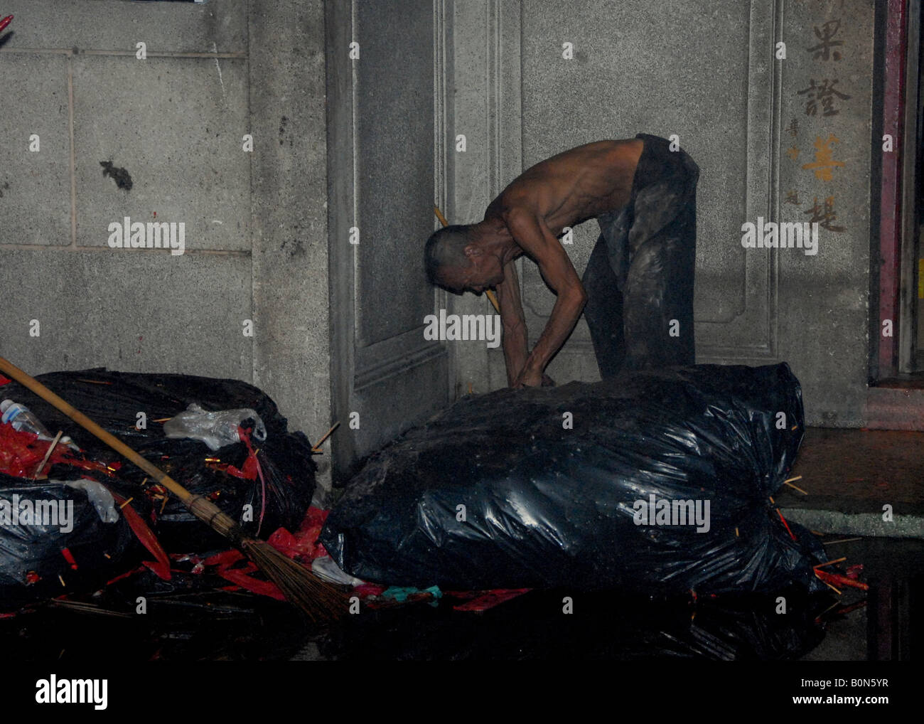 Bangkok homeless person hi-res stock photography and images - Alamy