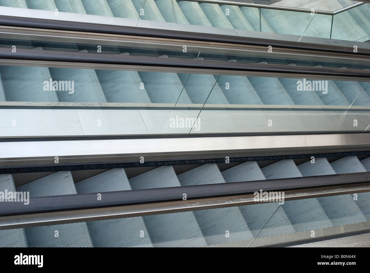 moving staircase escalator Stock Photo - Alamy