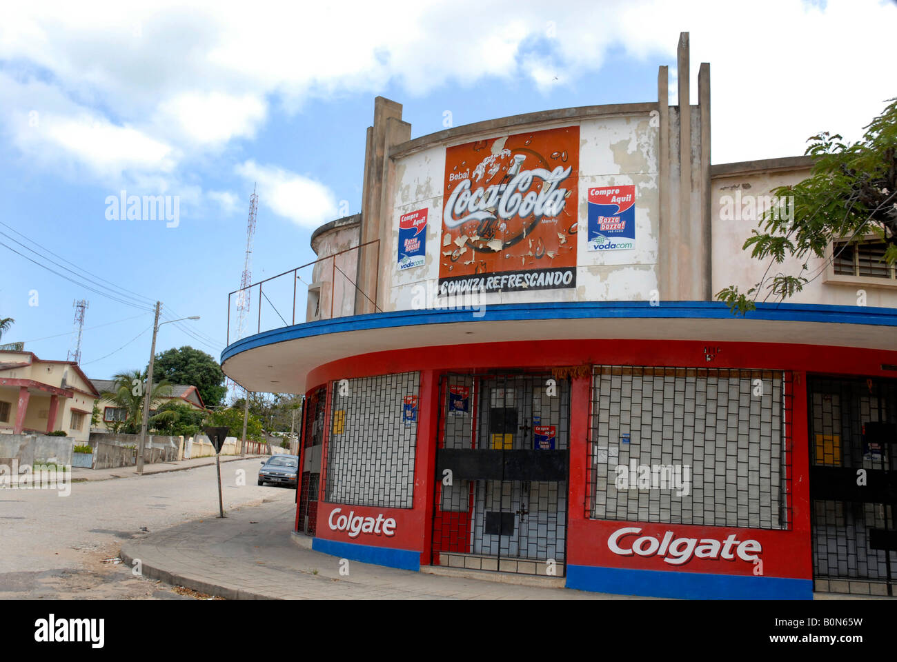 Corner store door hi-res stock photography and images - Alamy