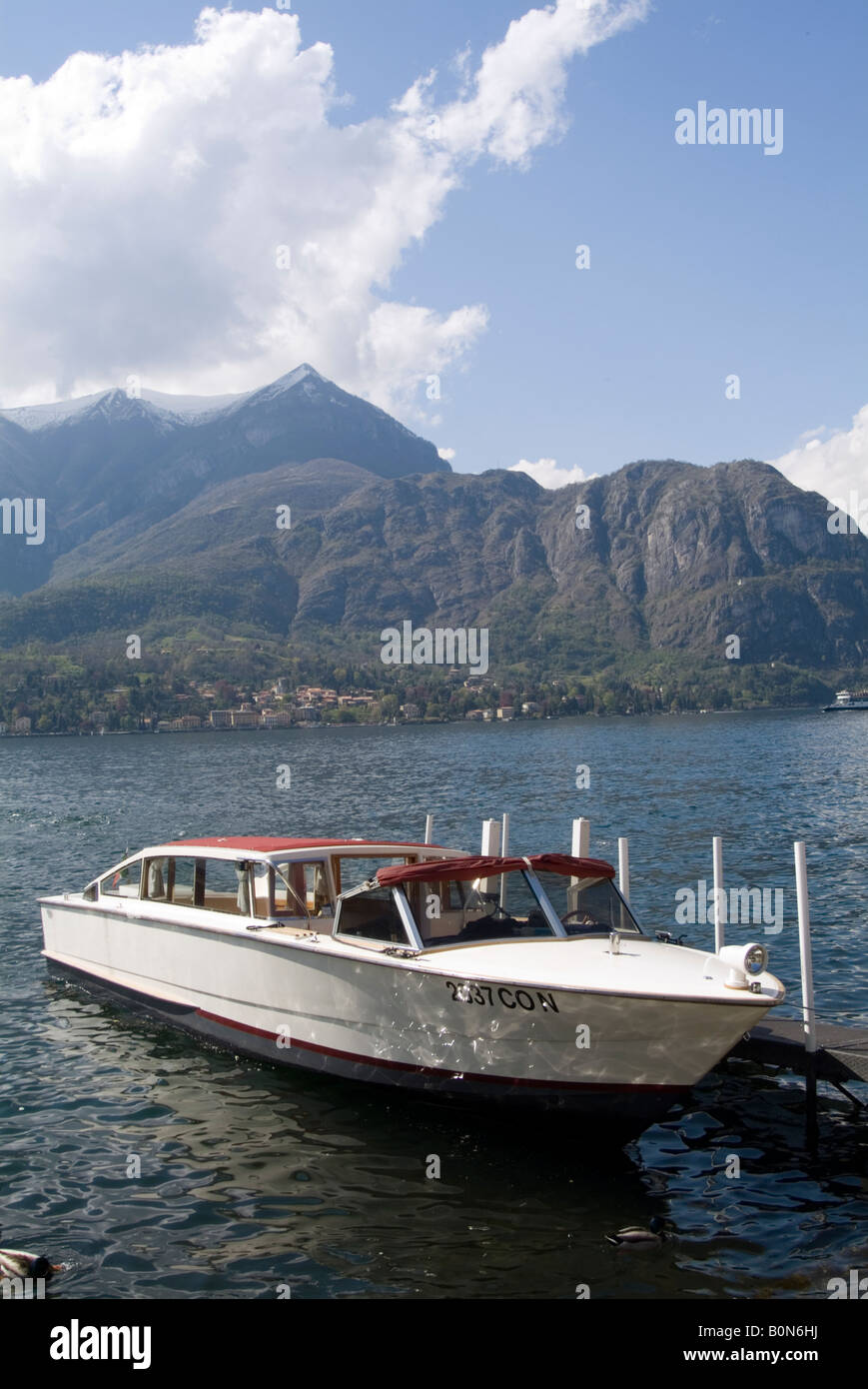 lake como bellagio italy italian small boat mountains northern Stock ...