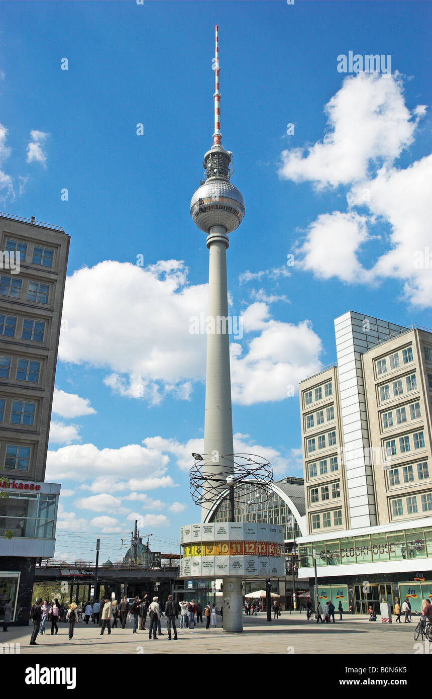 Berlin alexanderplatz with world time clock hi-res stock photography ...
