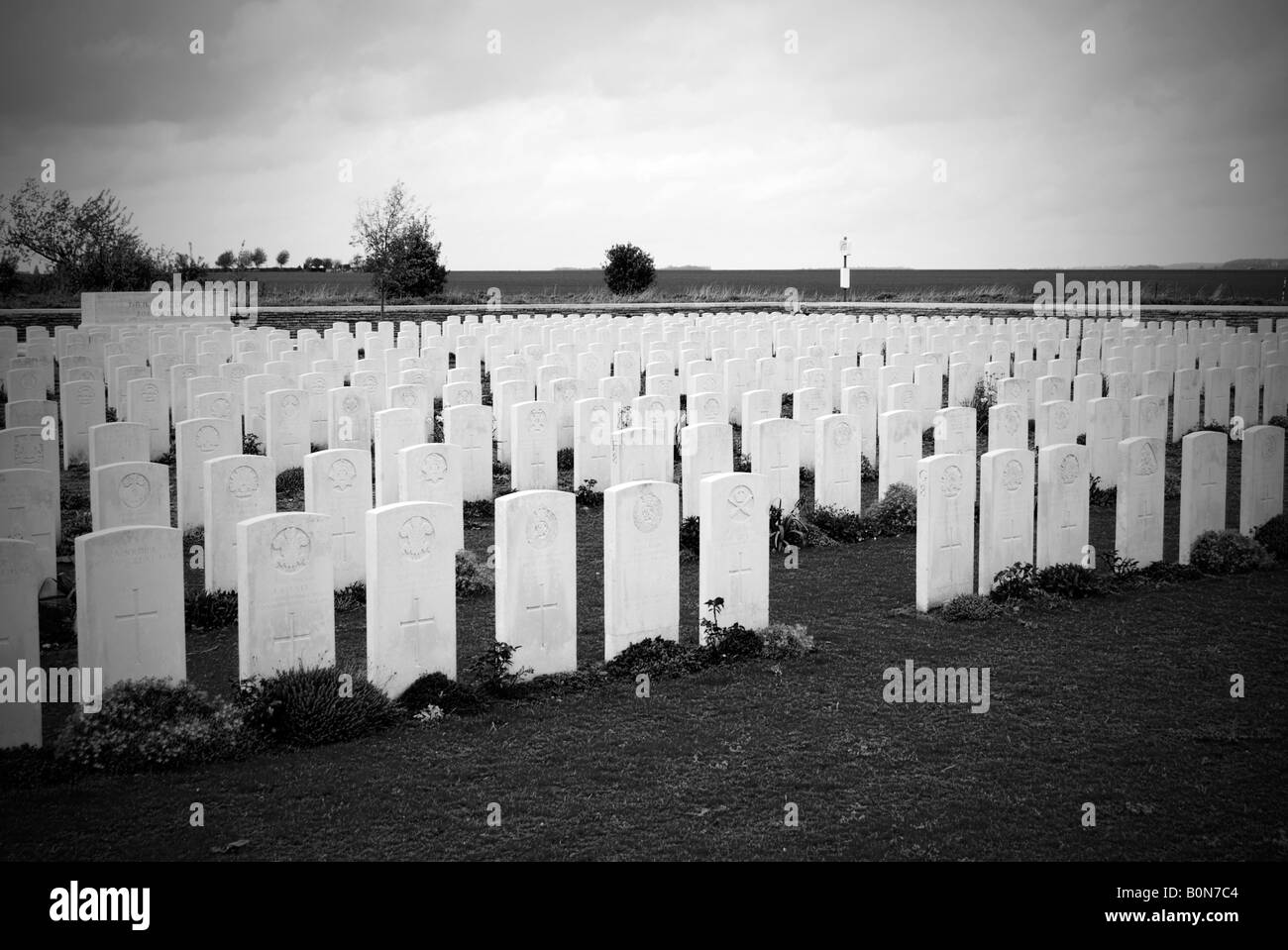 grave of the unknown soldier world war one grave stone gravestone war ...