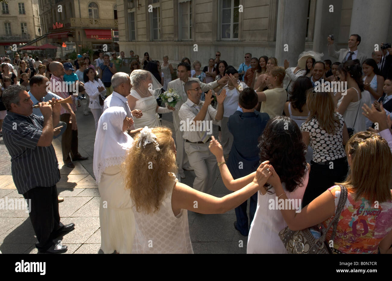 Traditional jewish dance hi-res stock photography and images - Alamy