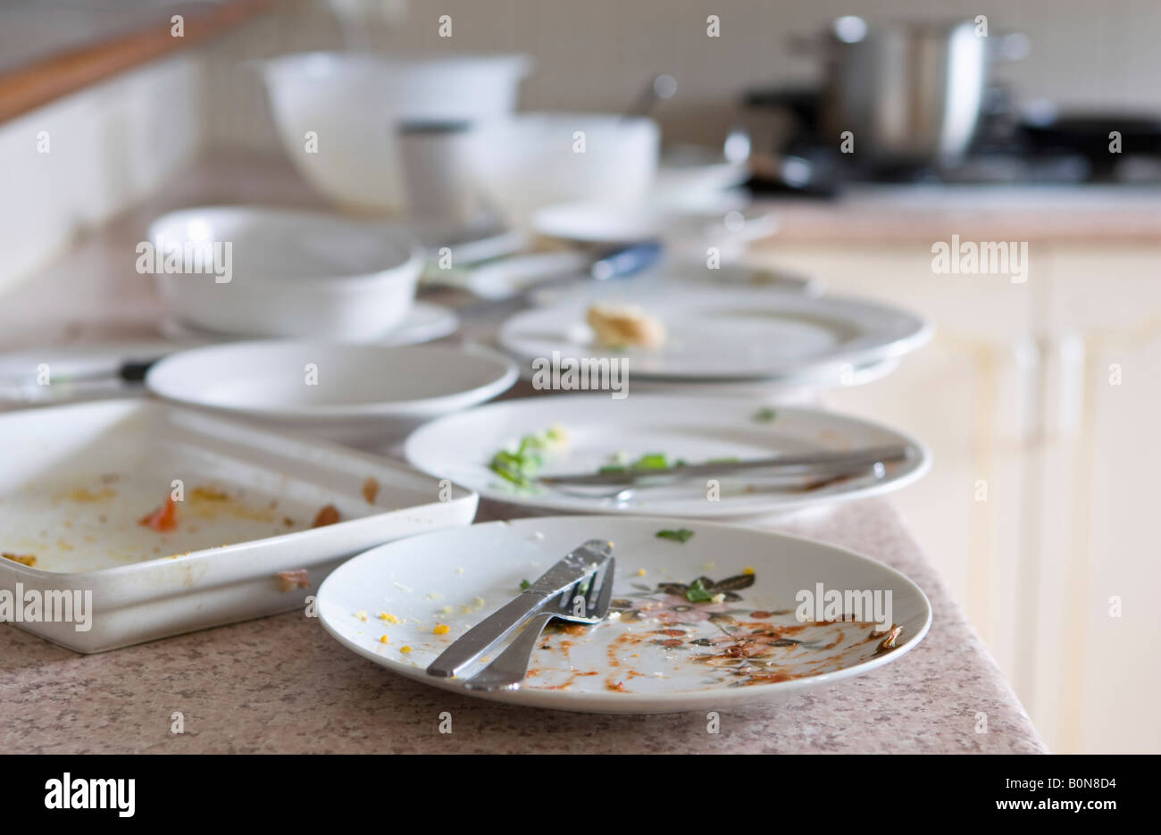 Dirty plates hi-res stock photography and images - Alamy