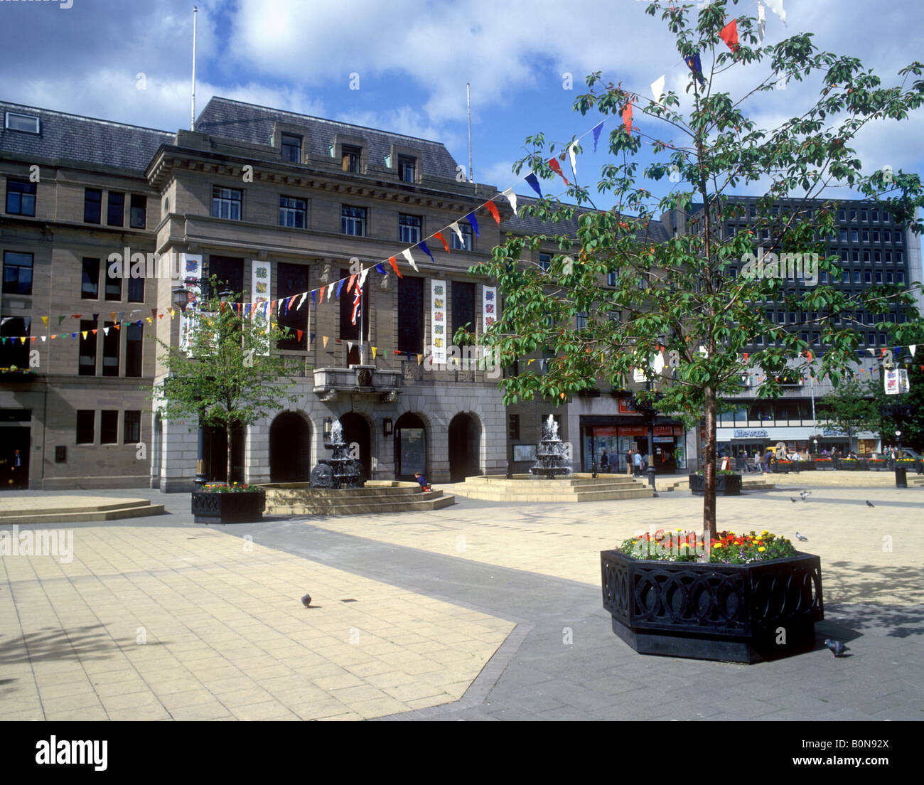 Shopping in dundee hi-res stock photography and images - Alamy
