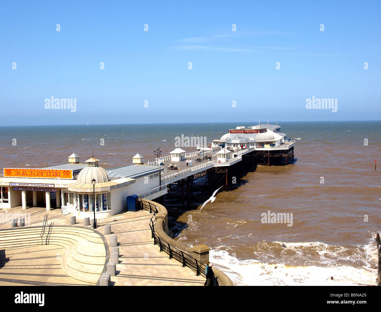 Cromer Pier Shop High Resolution Stock Photography and Images - Alamy