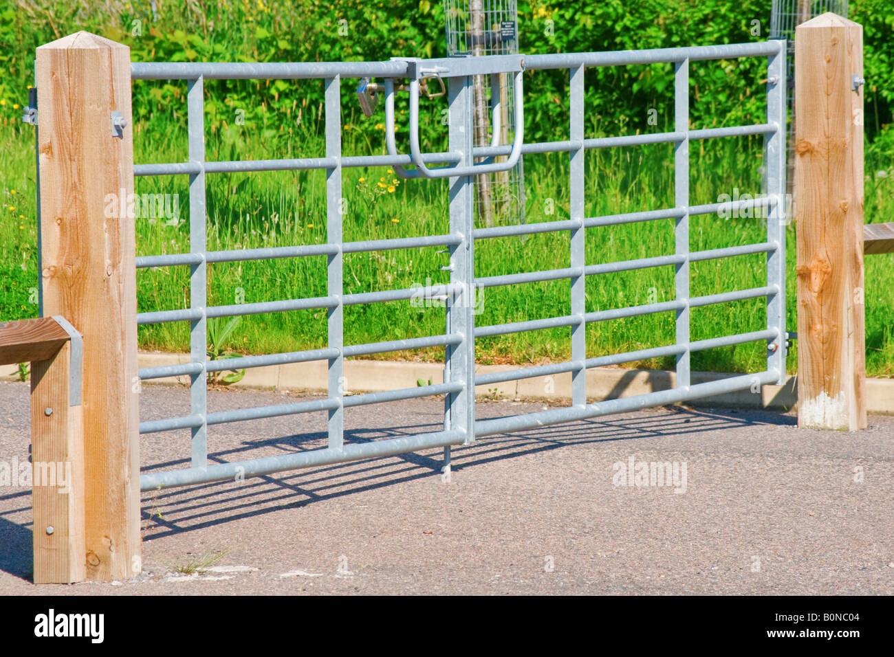 Double Farm Gate High Resolution Stock Photography and Images - Alamy