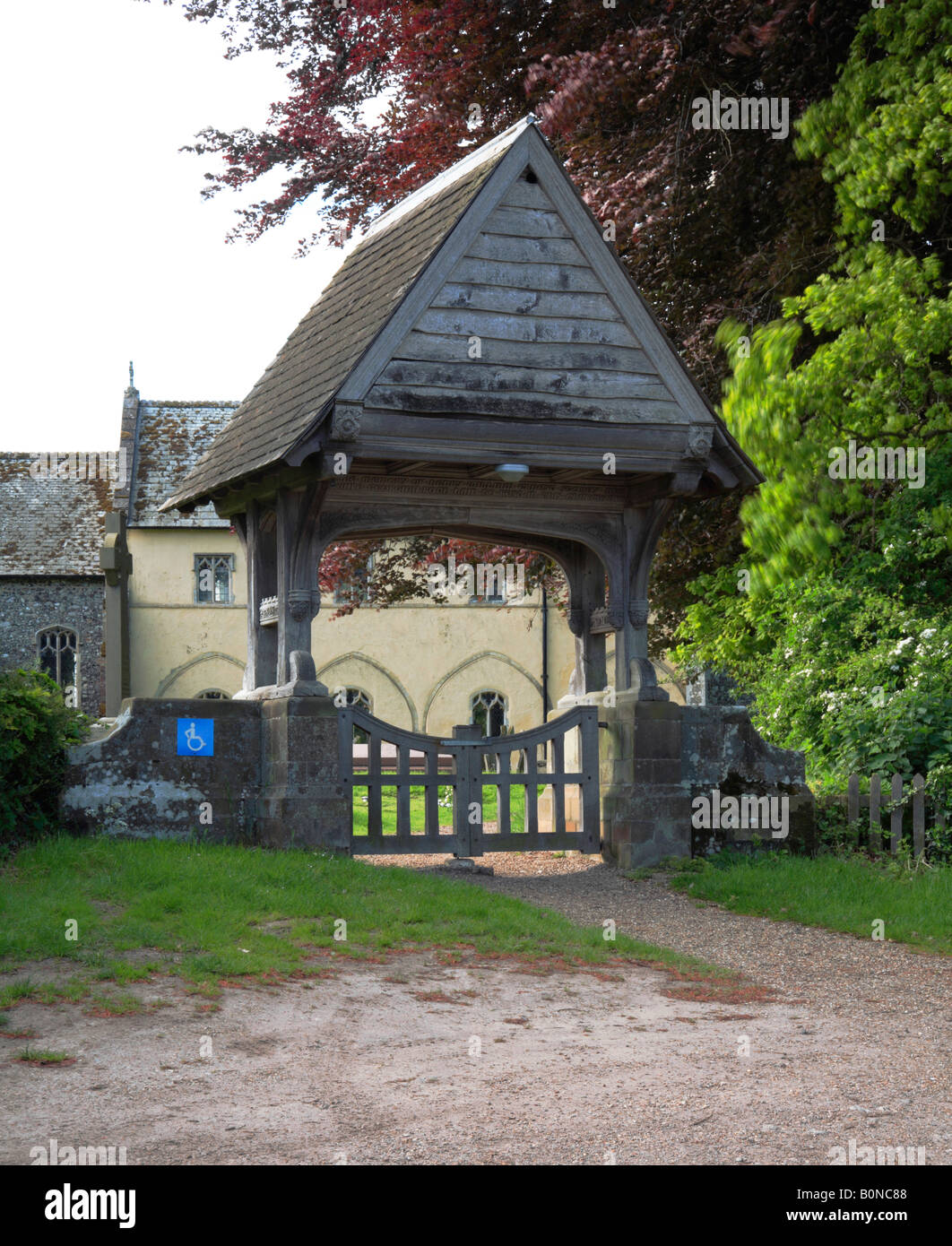 Lychgate church entrance hi-res stock photography and images - Alamy