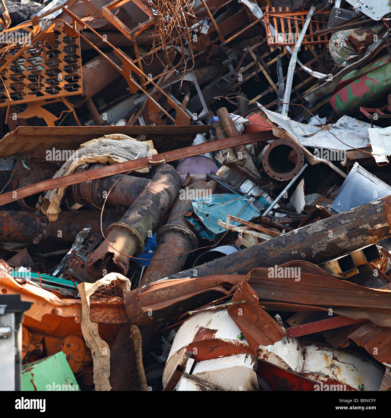 Aluminium in scrap metal recycling hi-res stock photography and images ...