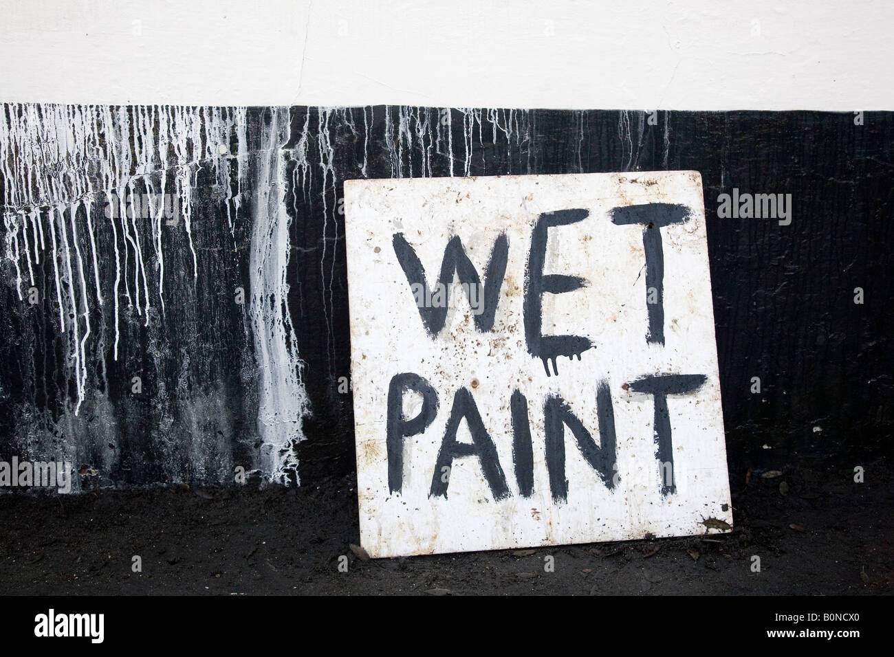 Paint sign hi-res stock photography and images - Alamy