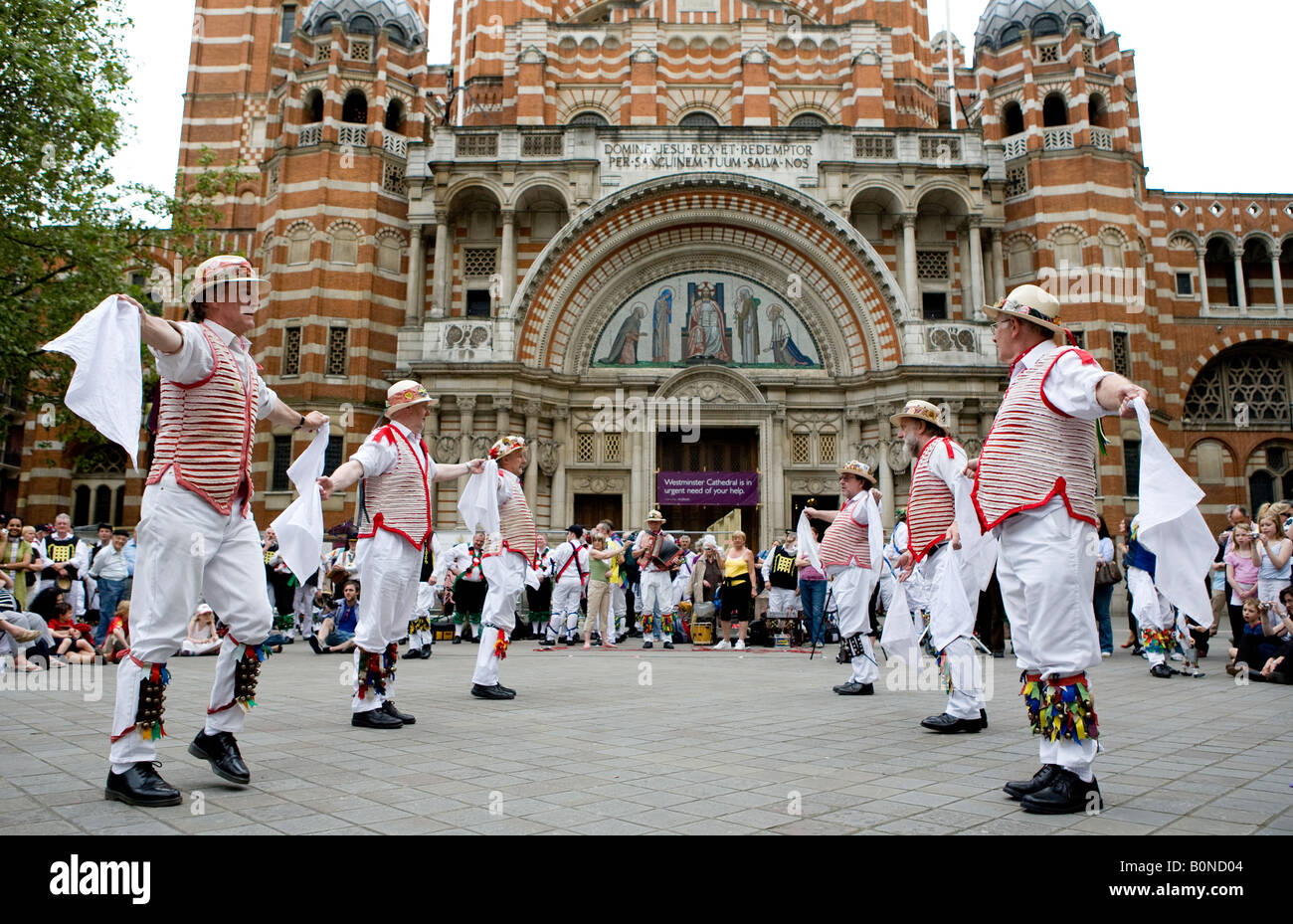 Traditional_morris_dancers hi-res stock photography and images - Alamy