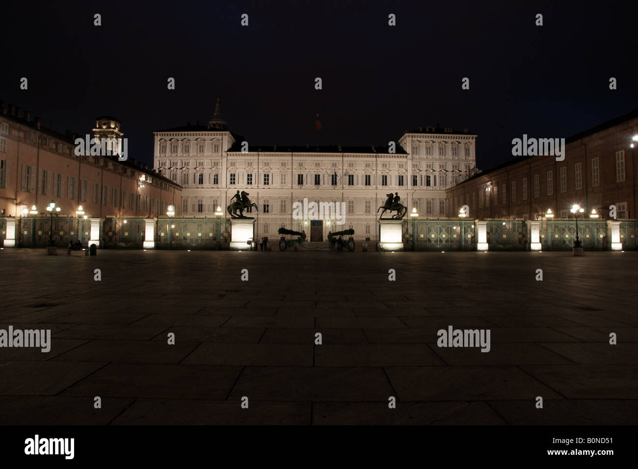 Castello reale hi-res stock photography and images - Alamy