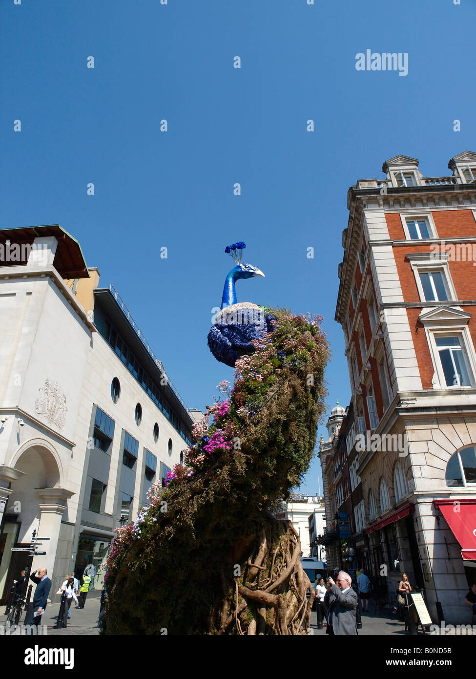 Sculptures flowers hi-res stock photography and images - Alamy