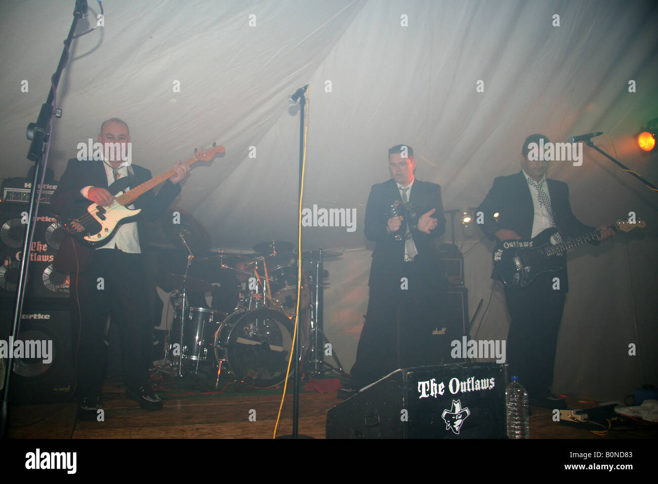Pub rock band hi-res stock photography and images - Alamy