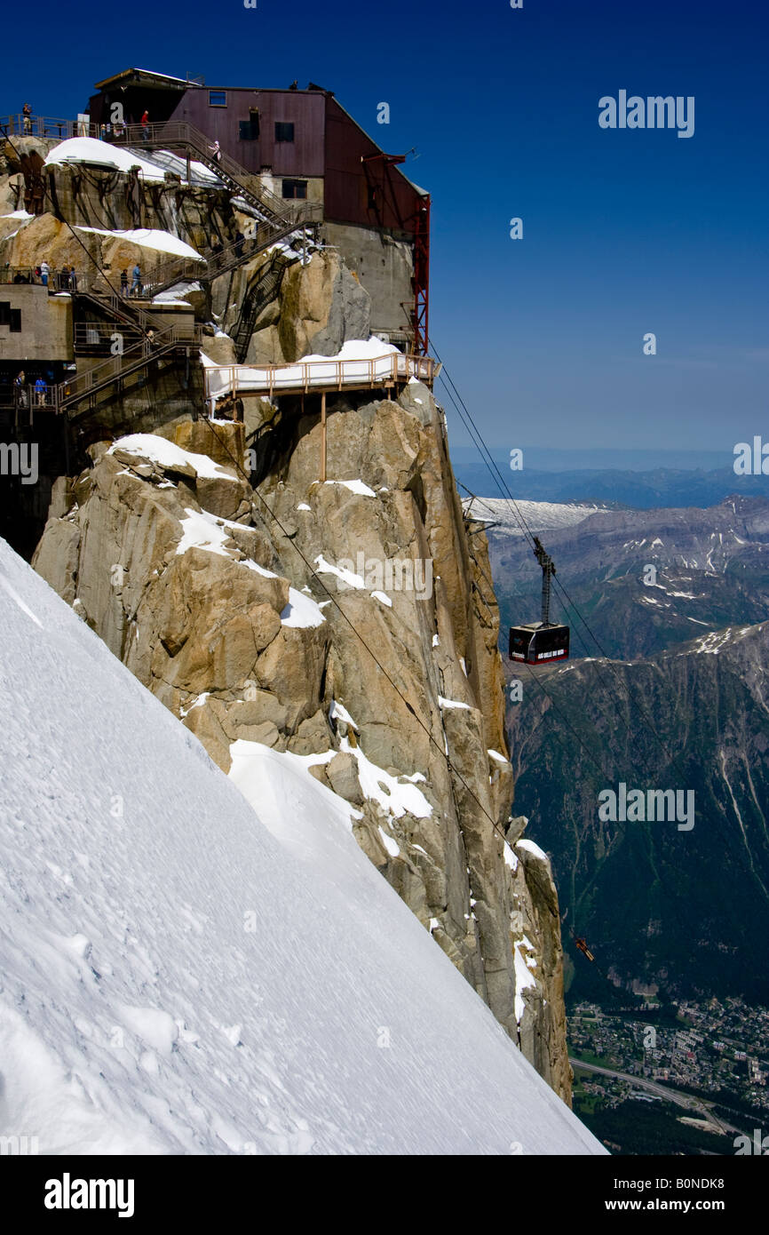 Cable car arriving at Aiguille du Midi Chamonix France Stock Photo - Alamy