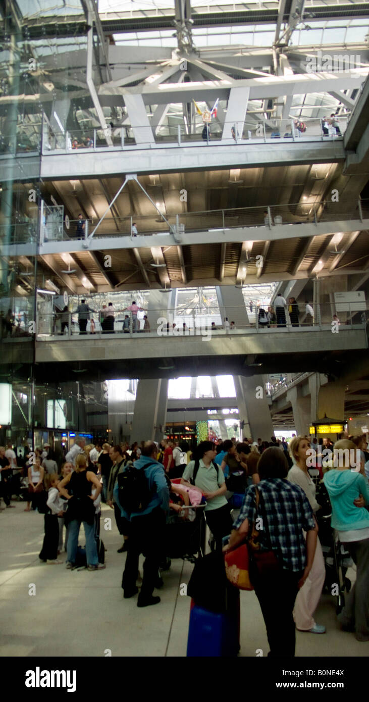 Passengers arriving at the new Bangkok Airport Suvarnabhumi Airport in ...