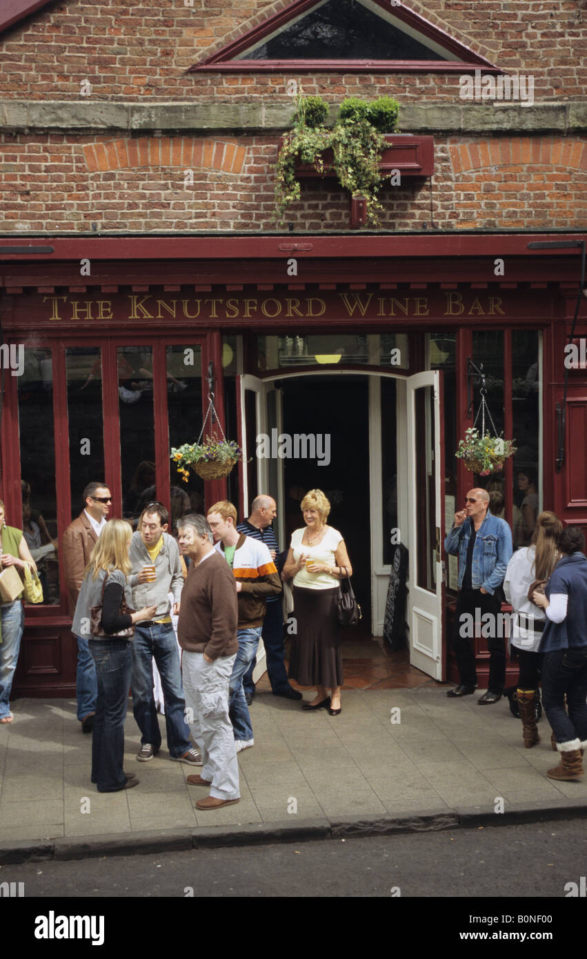 Knutsford town hi-res stock photography and images - Alamy