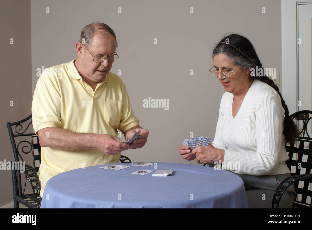Dealt cards hi-res stock photography and images - Alamy