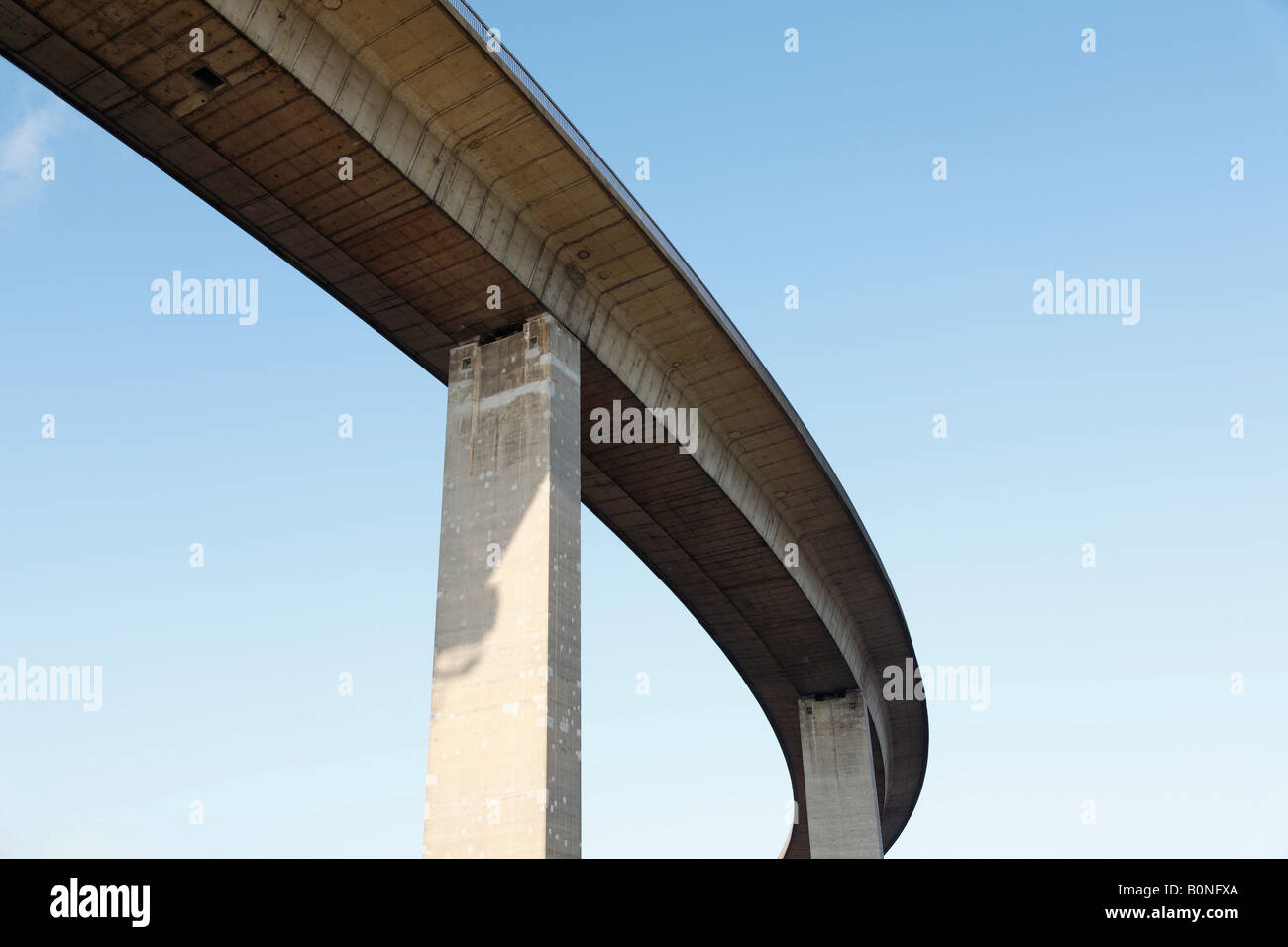 Koehlbrand Bridge in the harbour of Hamburg Germany Stock Photo - Alamy