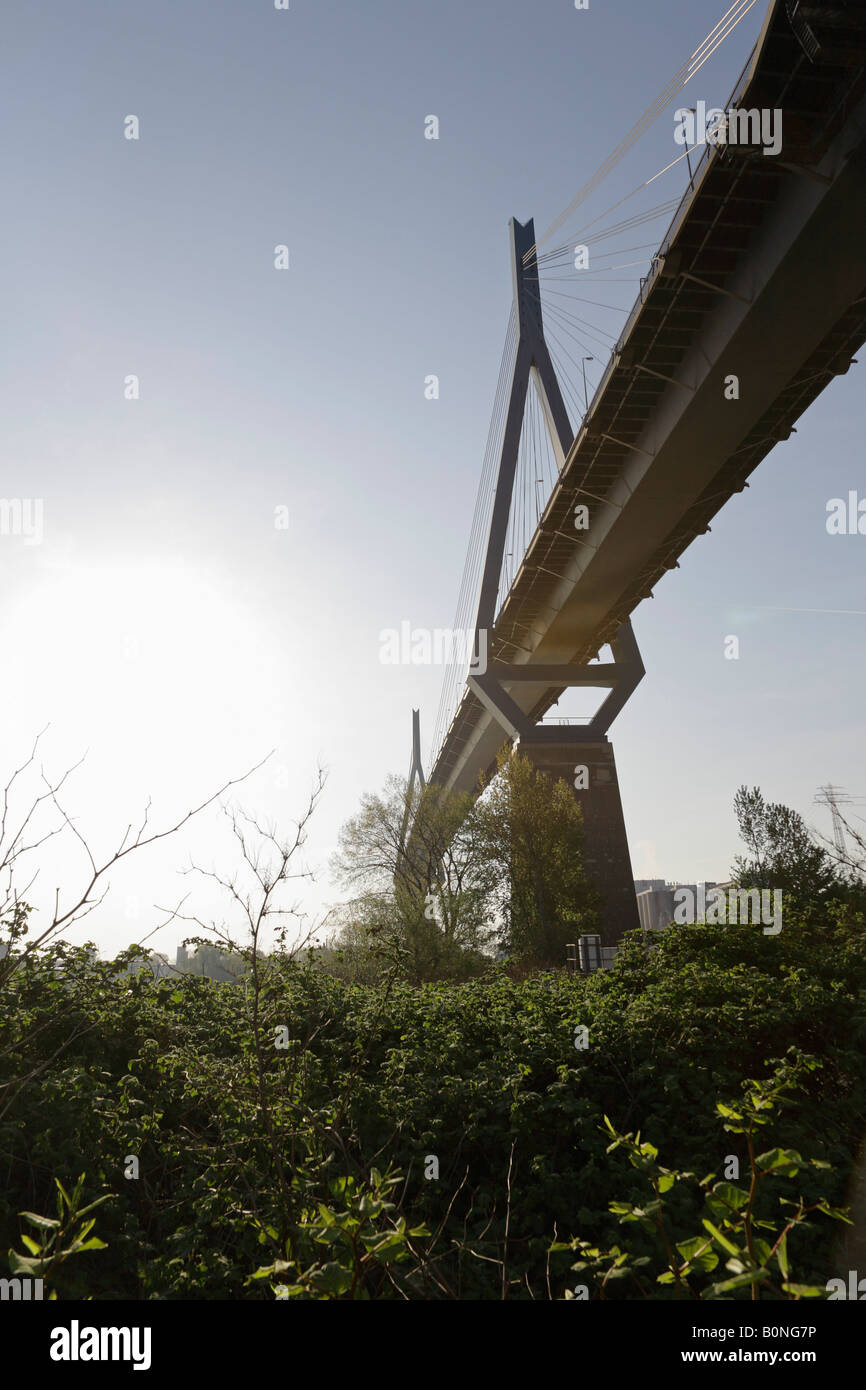 Koehlbrand Bridge in the harbour of Hamburg Germany Stock Photo - Alamy