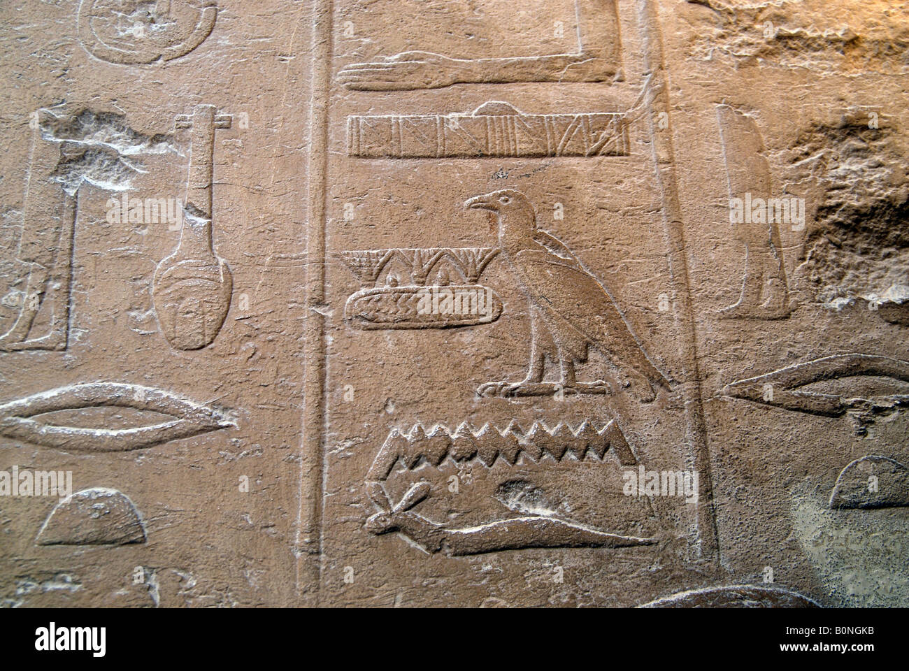 Egyptian hieroglyphics pyramid hi-res stock photography and images - Alamy