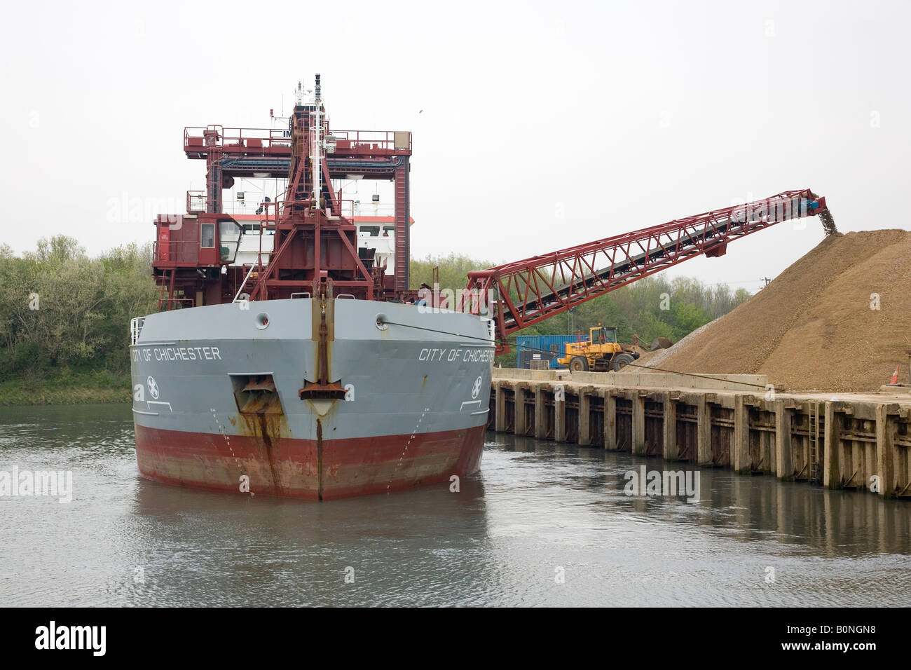 Aggregate dredger hi-res stock photography and images - Alamy