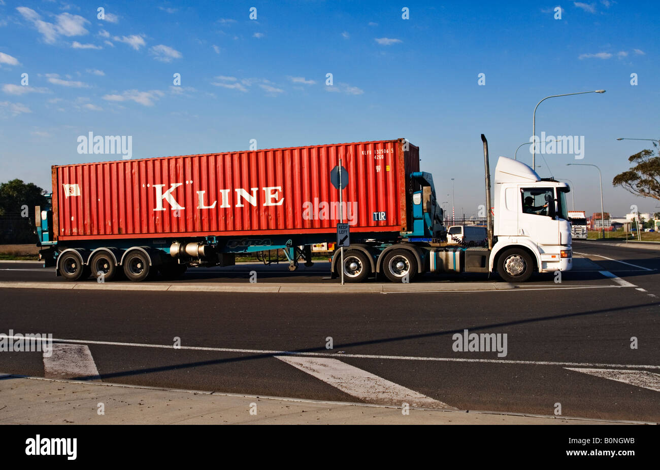 Semi container hi-res stock photography and images - Alamy