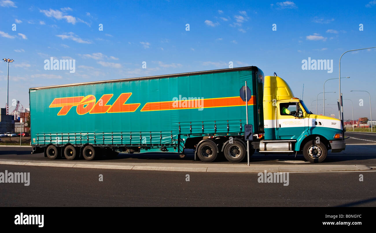 Transportation and Trucking / A Semi - Trailer transporting Freight ...