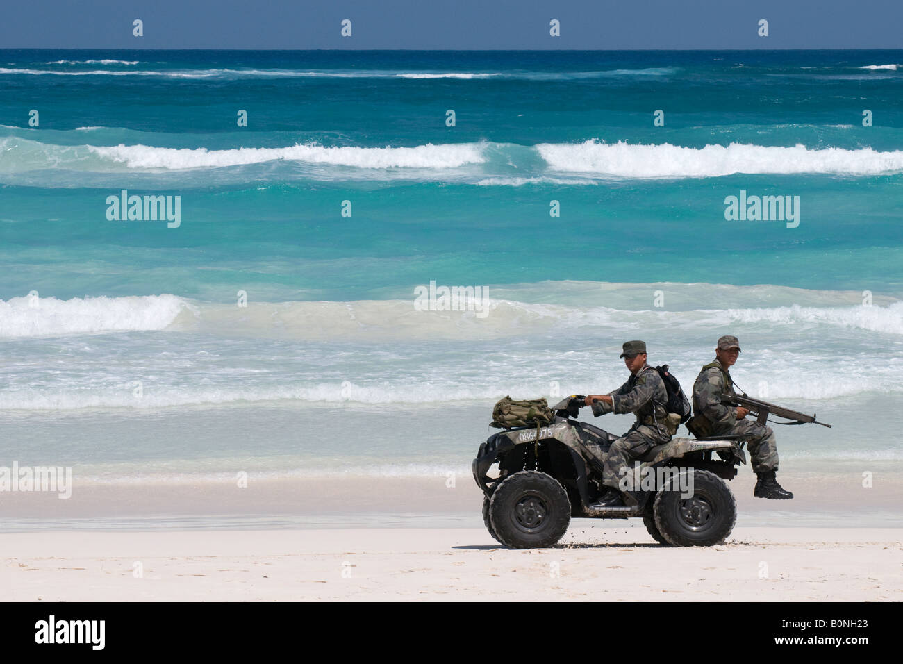 Mexican army beach hi-res stock photography and images - Alamy
