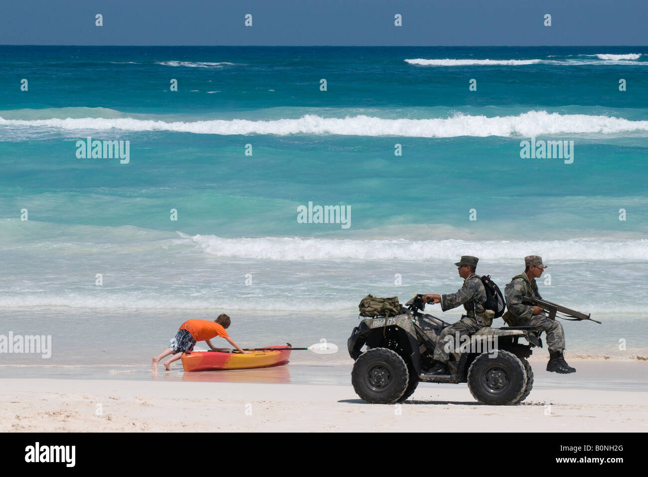 Mexican army beach hi-res stock photography and images - Alamy