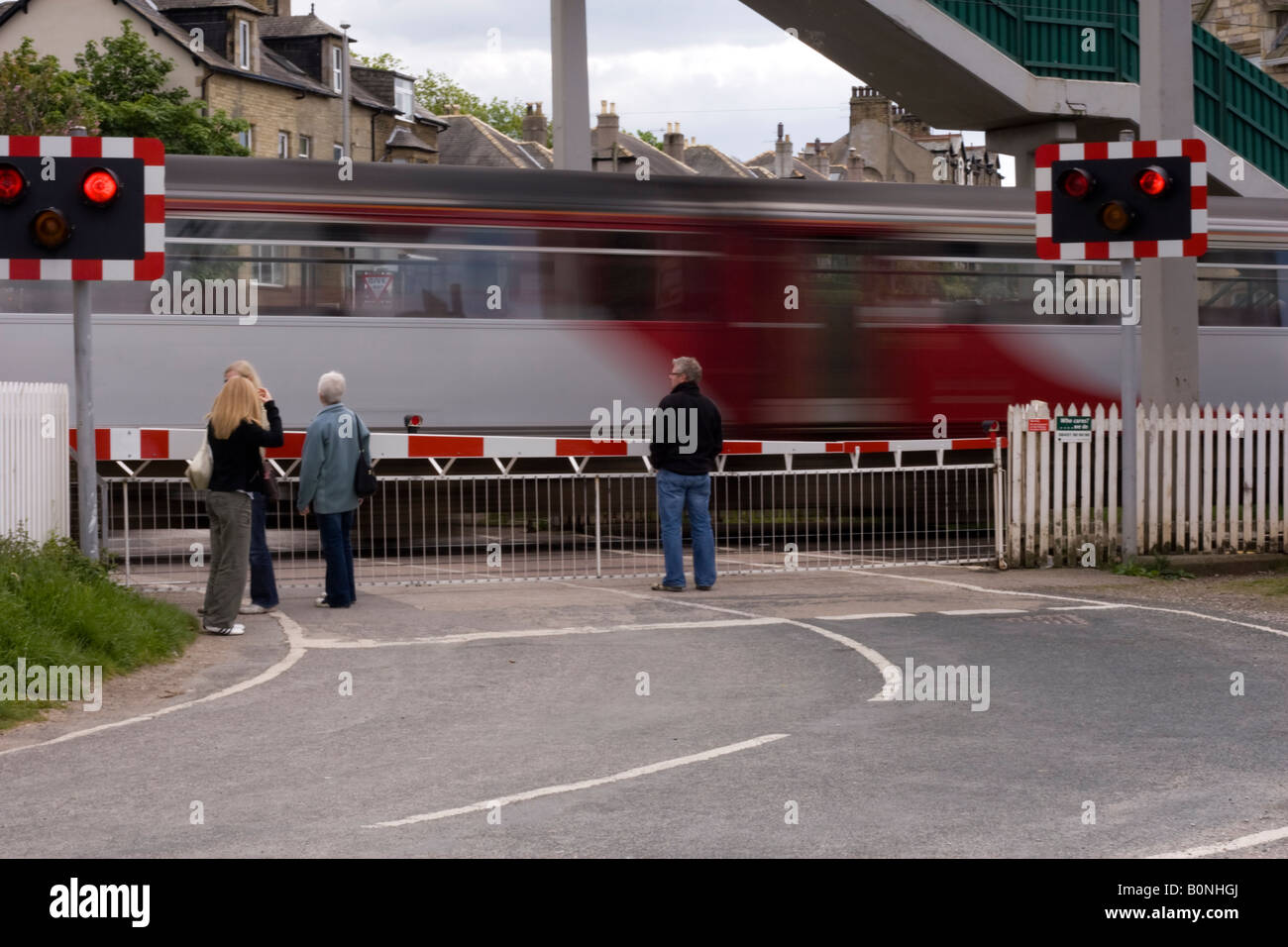 Signal box train line railway crossing hi-res stock photography and ...