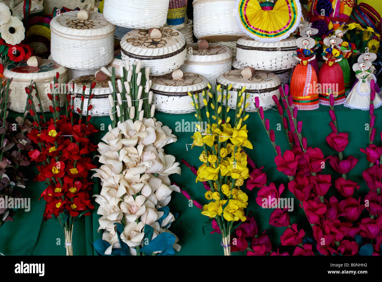 Mexican crafts hi-res stock photography and images - Alamy