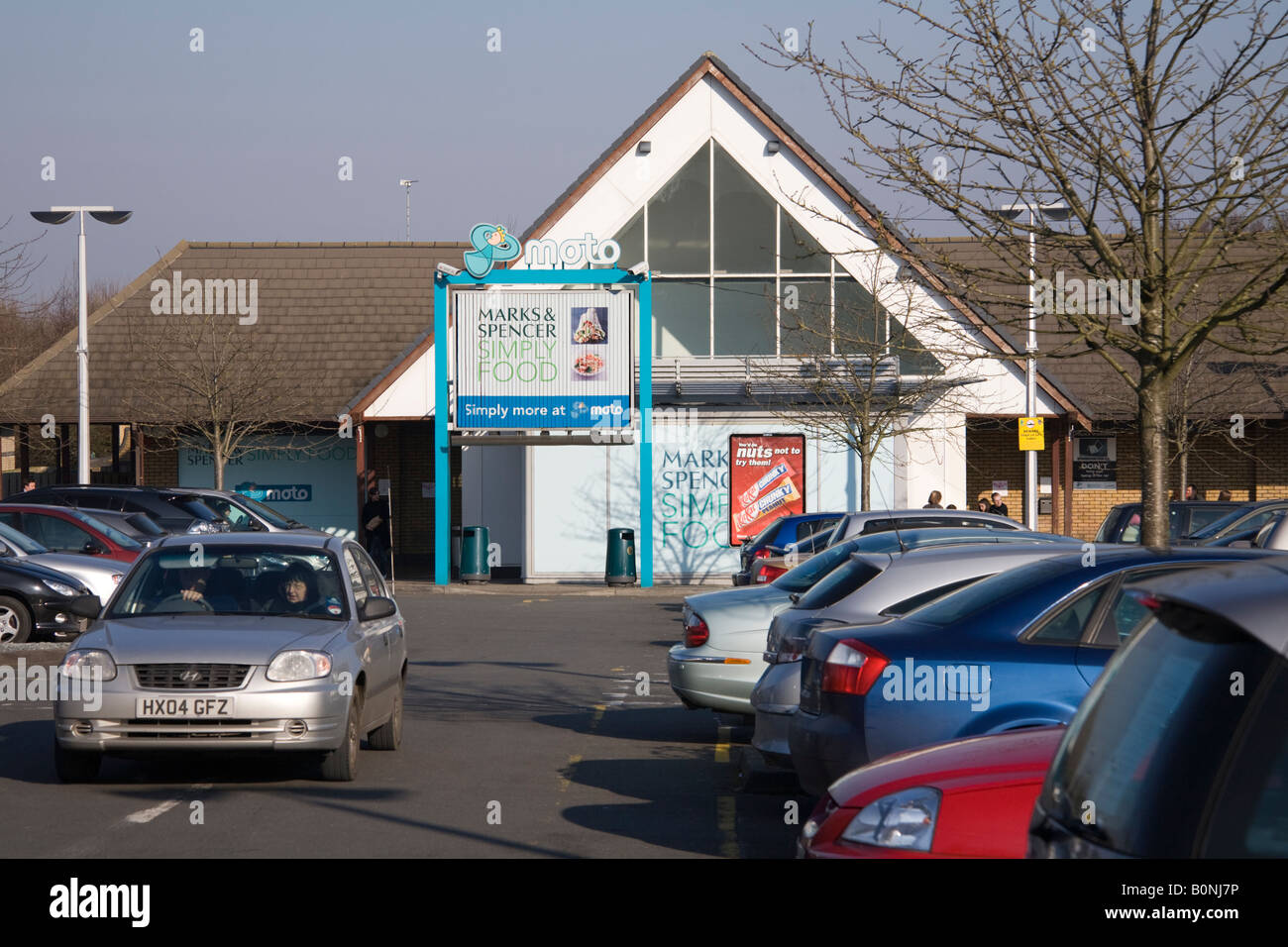 Entrance walkway to Cherwell Valley M40 (northbound) motorway service ...