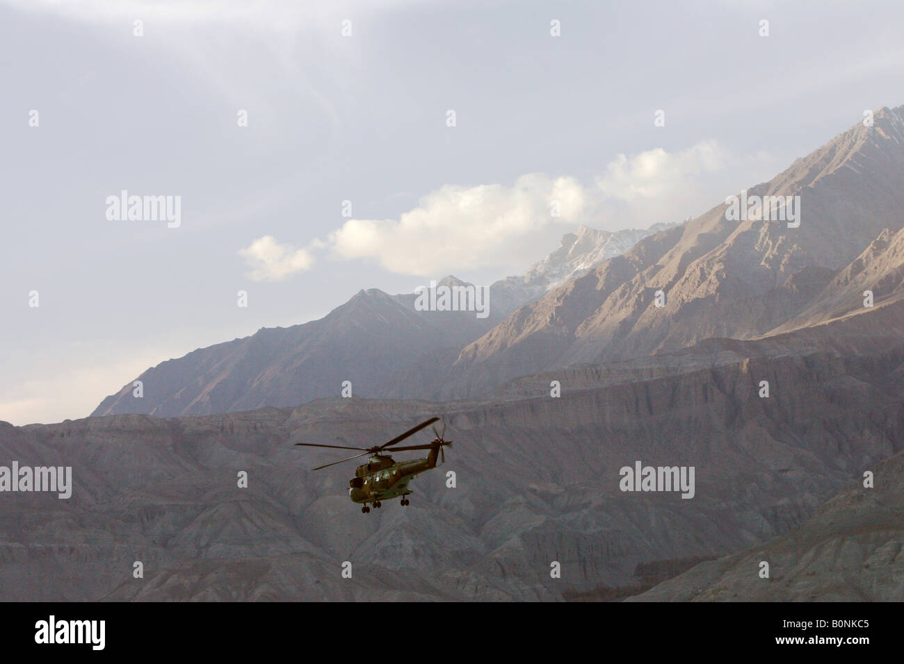 Flying through mountains High Resolution Stock Photography and Images ...