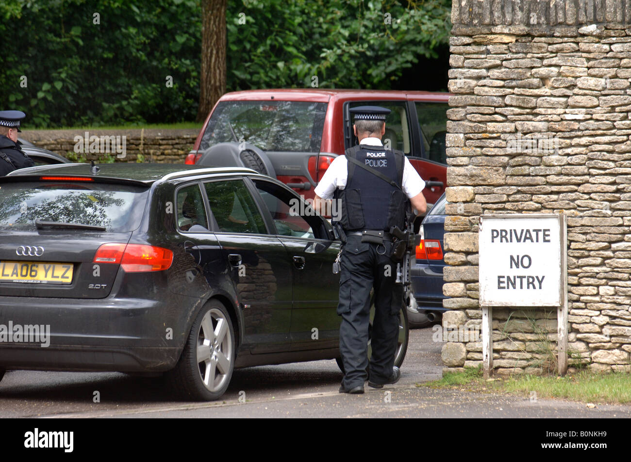 Road sign no entry lorry hi-res stock photography and images - Alamy