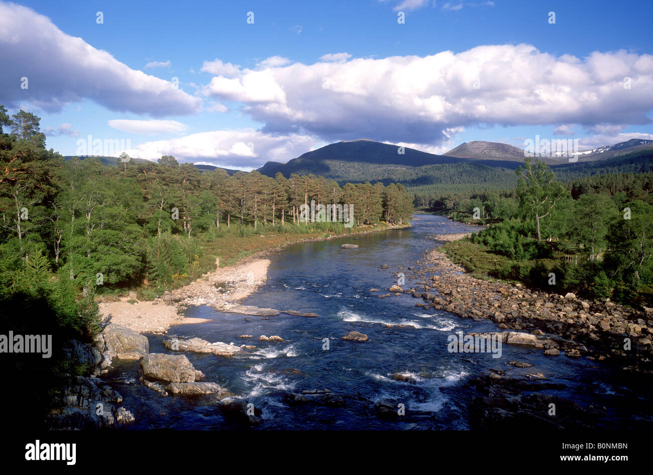 The picturesque River Dee viewed from the Old Bridge of Dee at ...