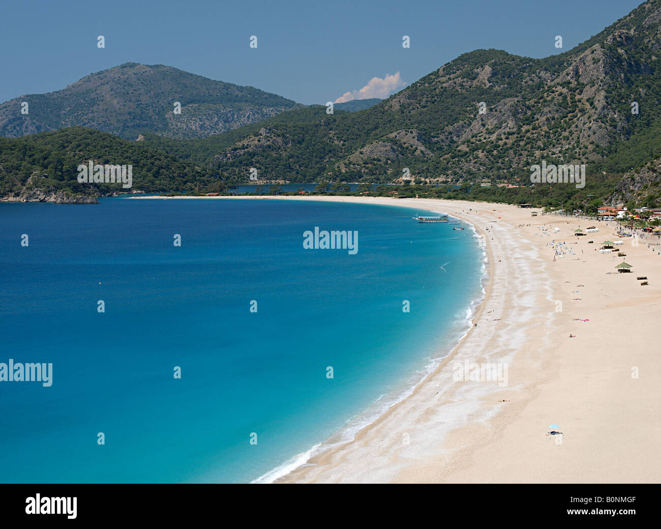 Curved beach hi-res stock photography and images - Alamy
