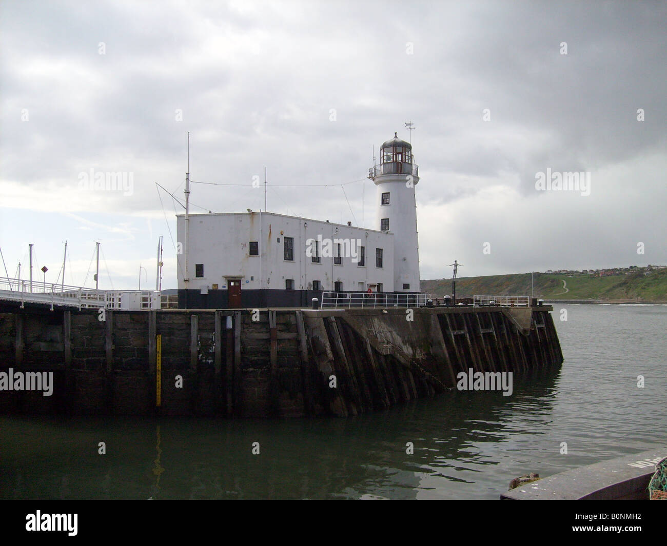 Scarborough pier hi-res stock photography and images - Alamy
