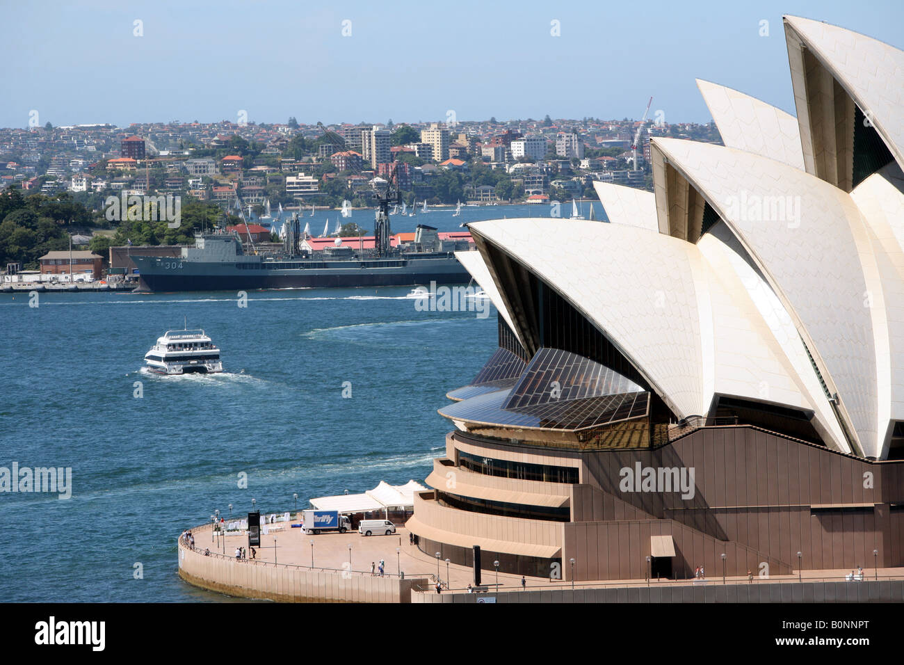 Sydney opera house framed hi-res stock photography and images - Alamy