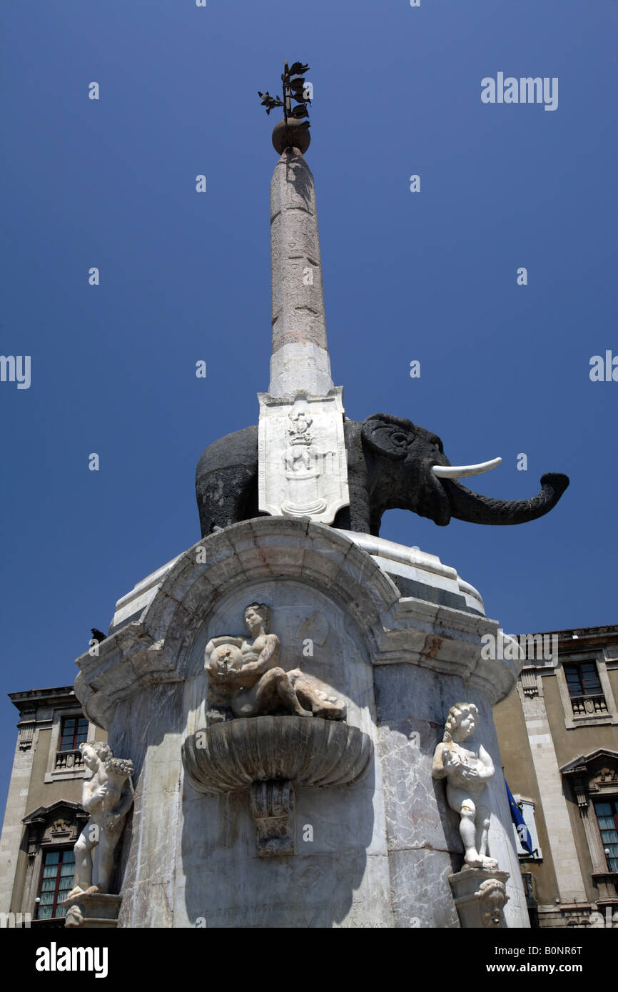 Symbol elephant architecture hi-res stock photography and images - Alamy