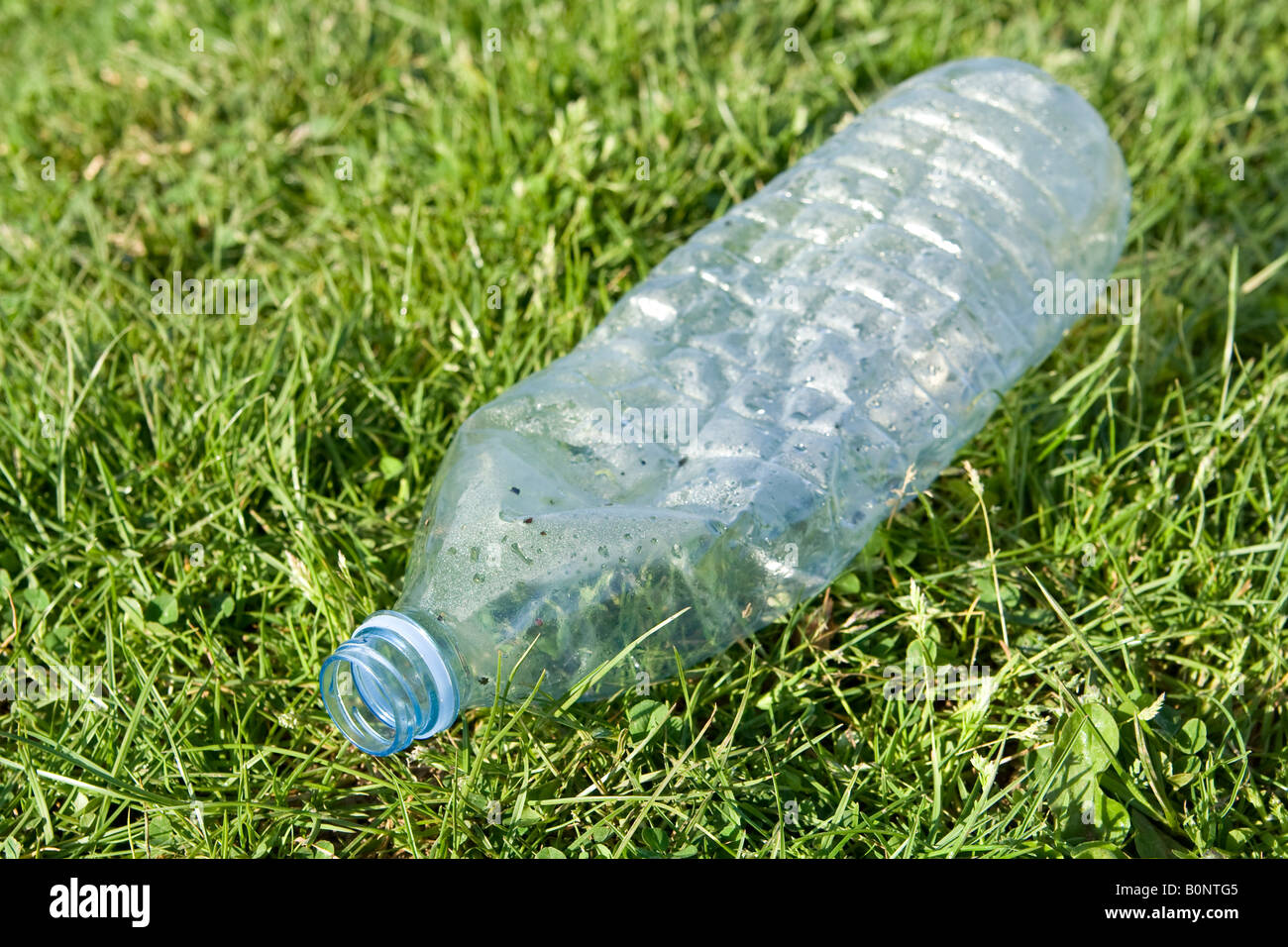 Plastic litter uk hi-res stock photography and images - Alamy