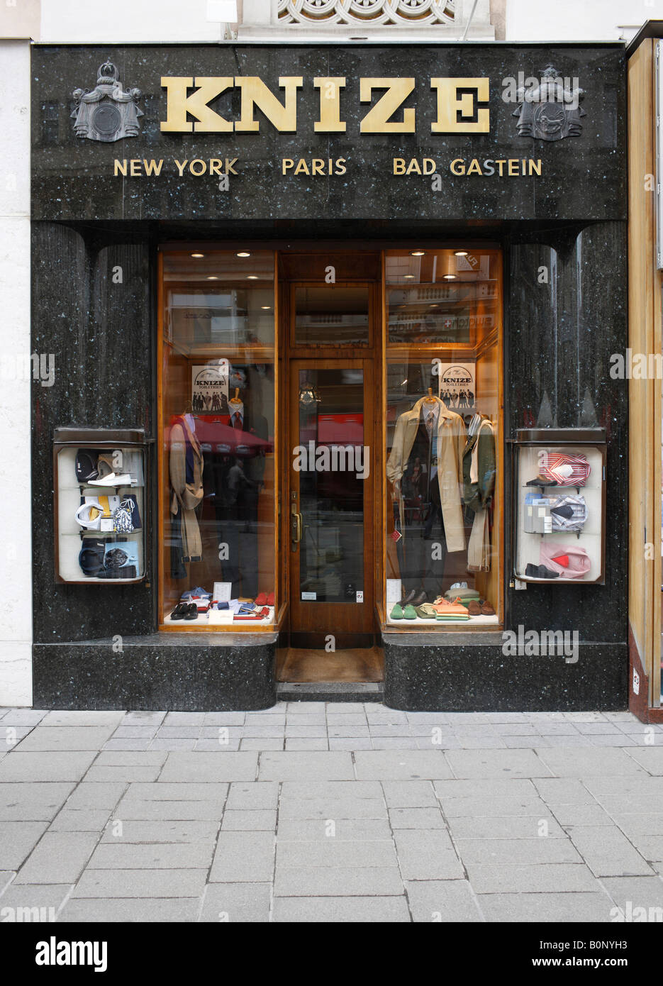 Wien, Graben 13, Herrenschneidersalon "KNIZE" von Adolf Loos ...