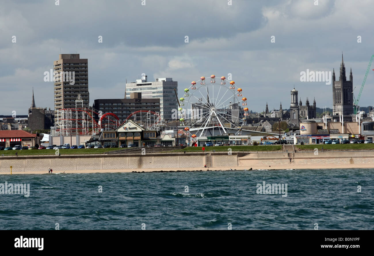 Beach aberdeen funfair hi-res stock photography and images - Alamy