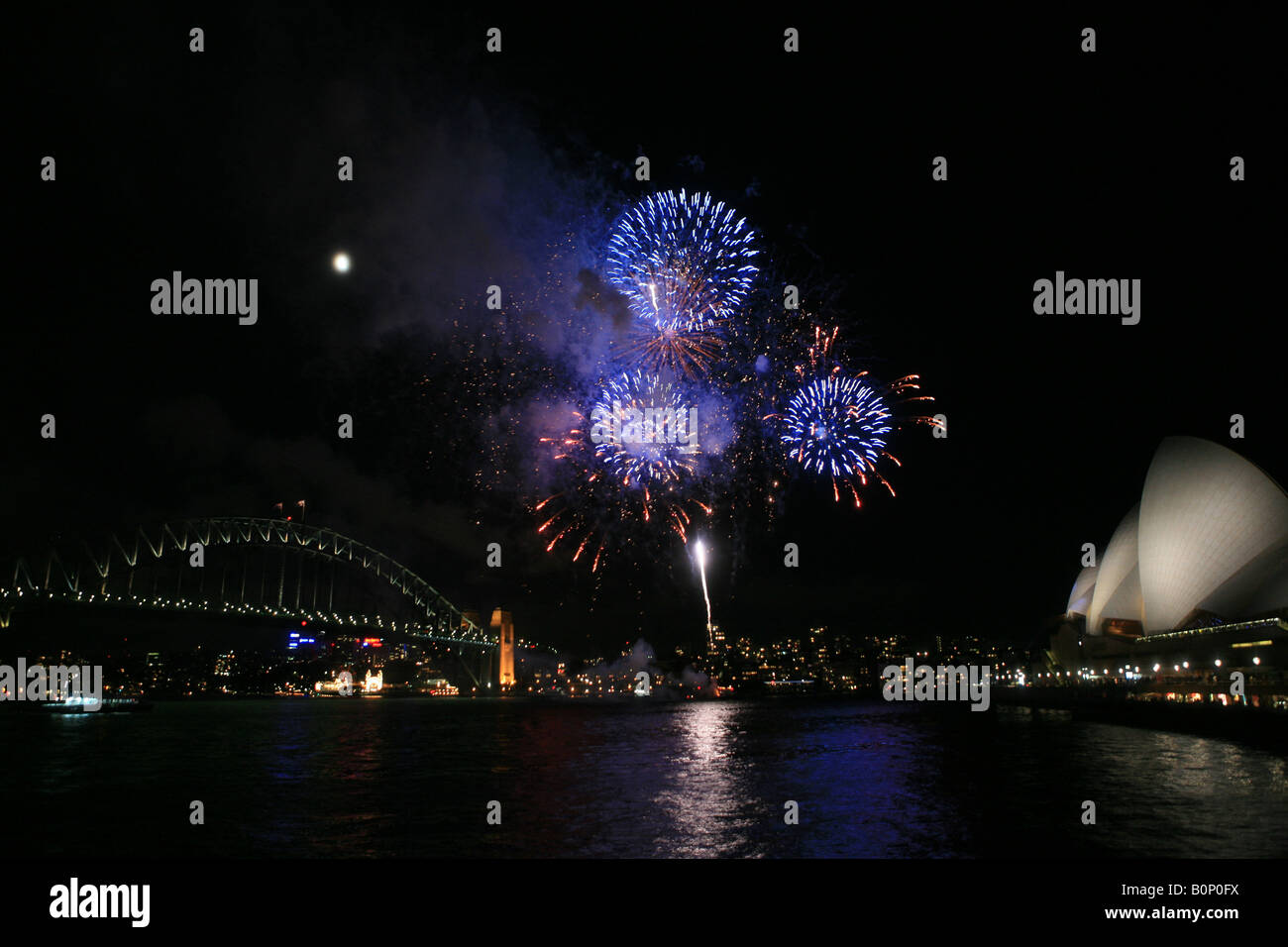 Sydney opera house fireworks hi-res stock photography and images - Alamy