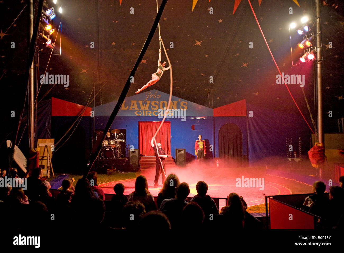 Tightrope walkers circus hi-res stock photography and images - Alamy